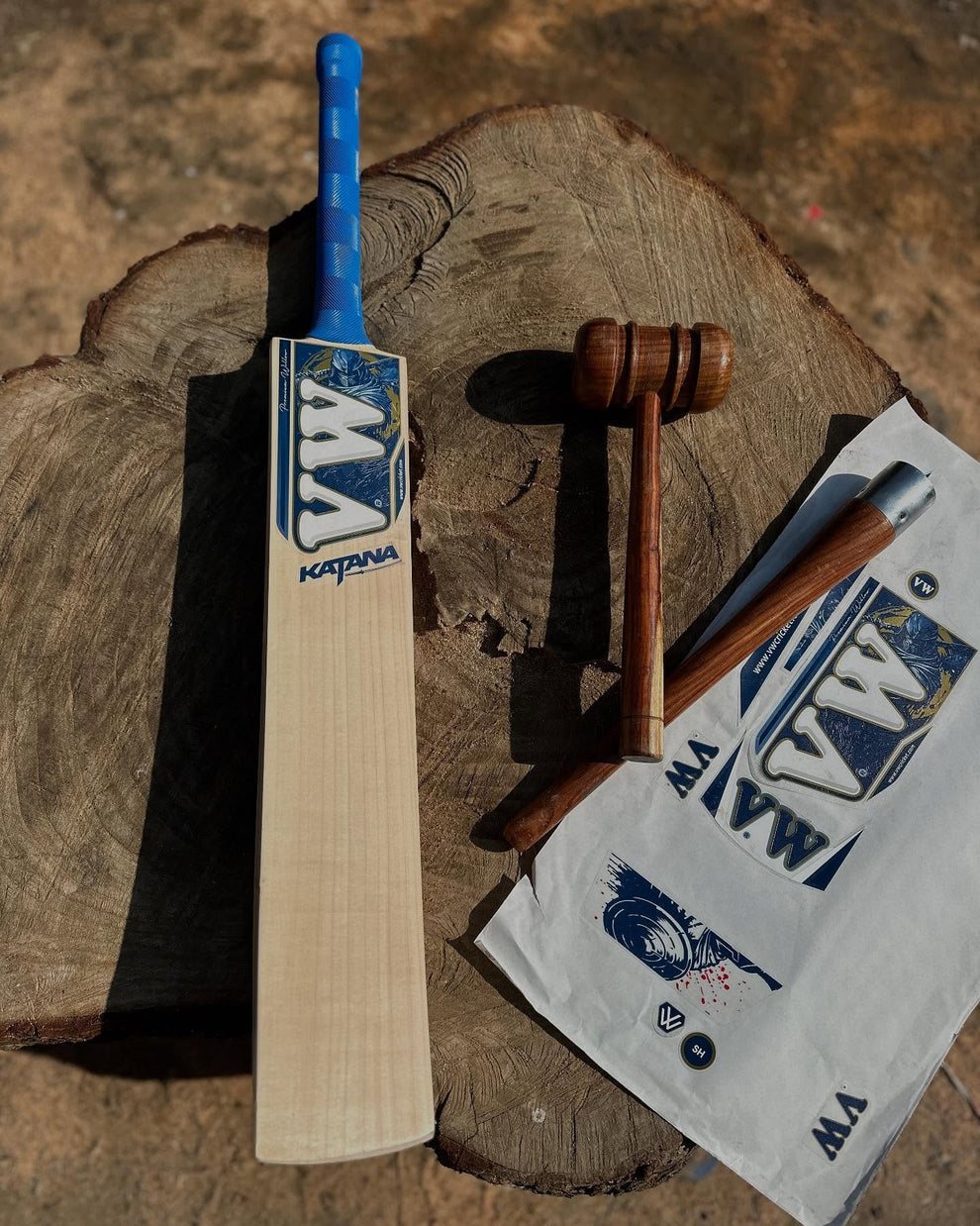 Premium Straight Grains Leather Cricket Bat | Kashmir Willow Buy Online ...